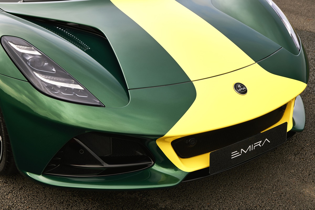 Lotus推出Emira Clark Edition向傳奇賽車手Jim Clark致敬 - CarStuff 人車事